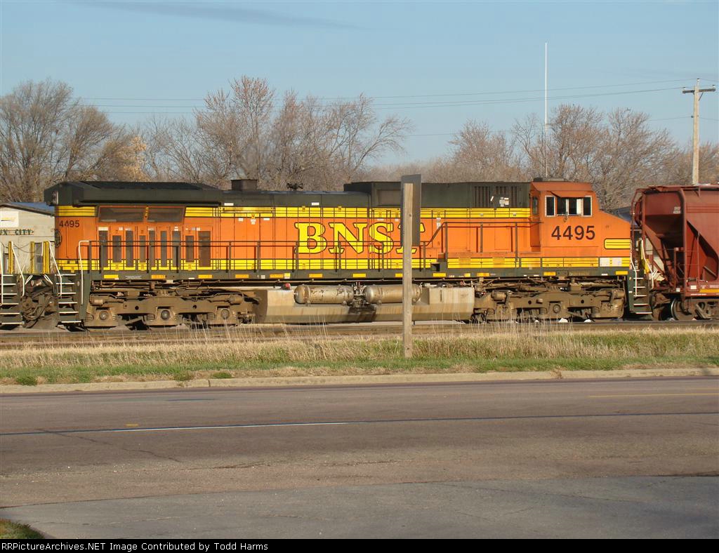 BNSF 4495